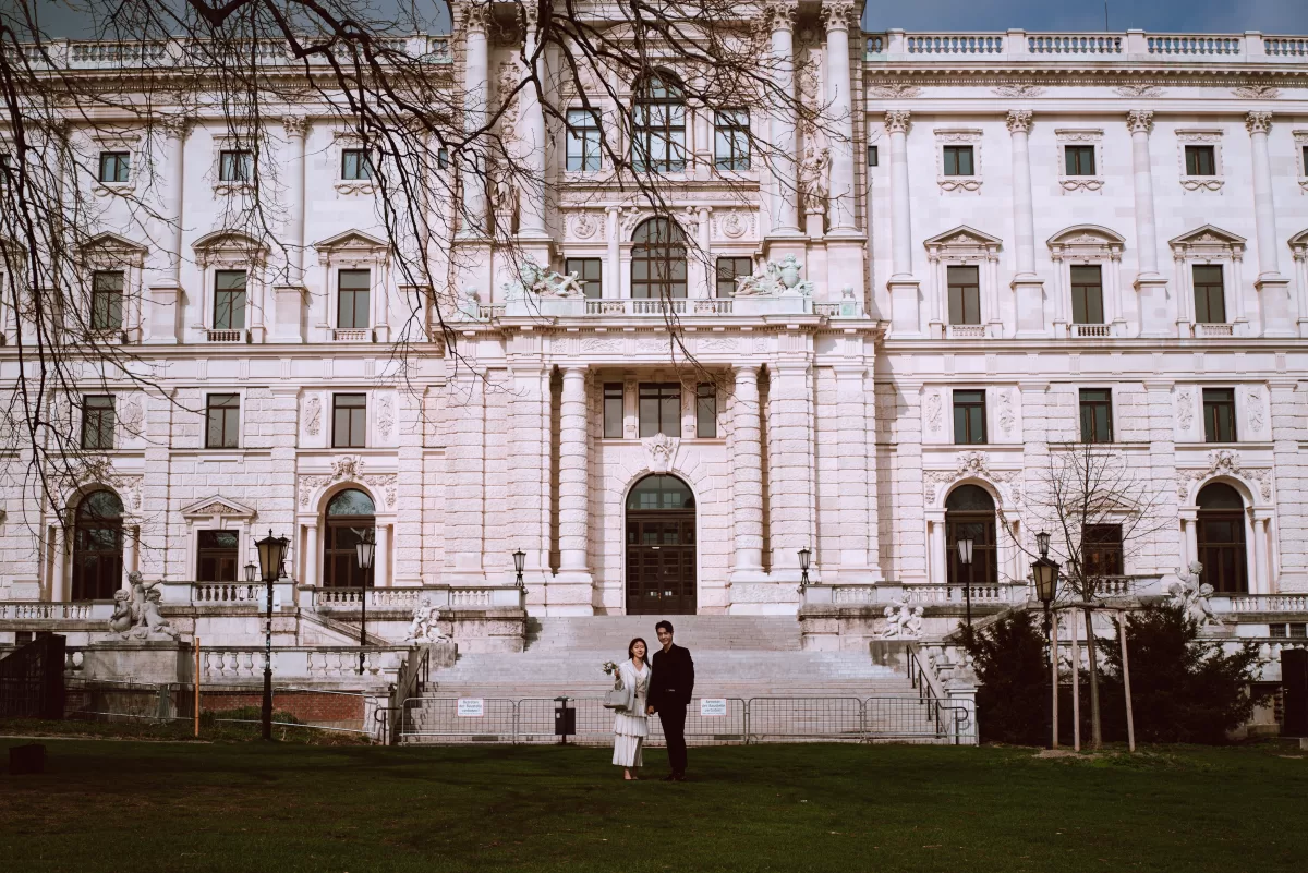 Couple Photoshoot In Vienna: Magical Moments In One Gallery | Fedor ...